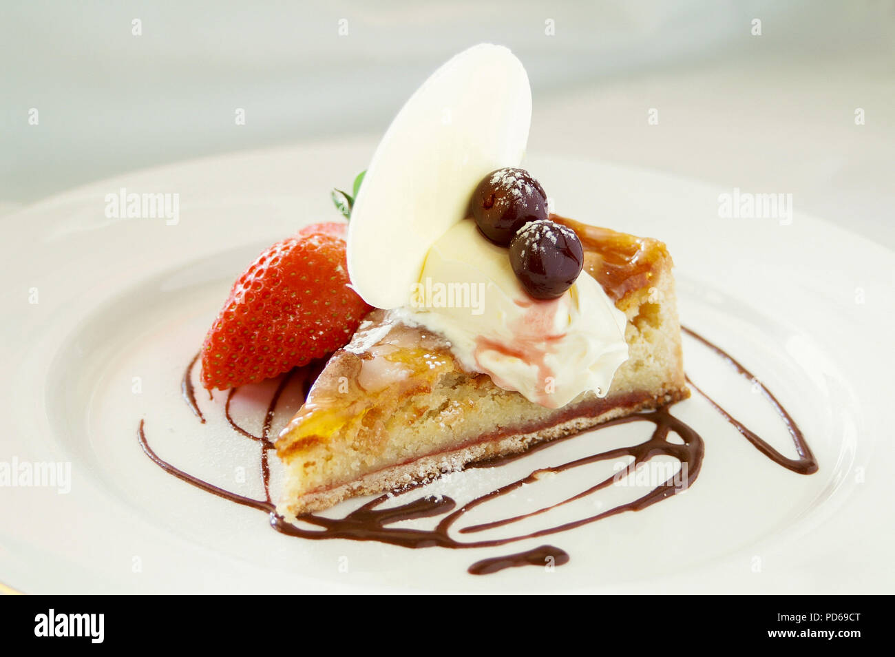 English almond sponge cake hi-res stock photography and images - Alamy