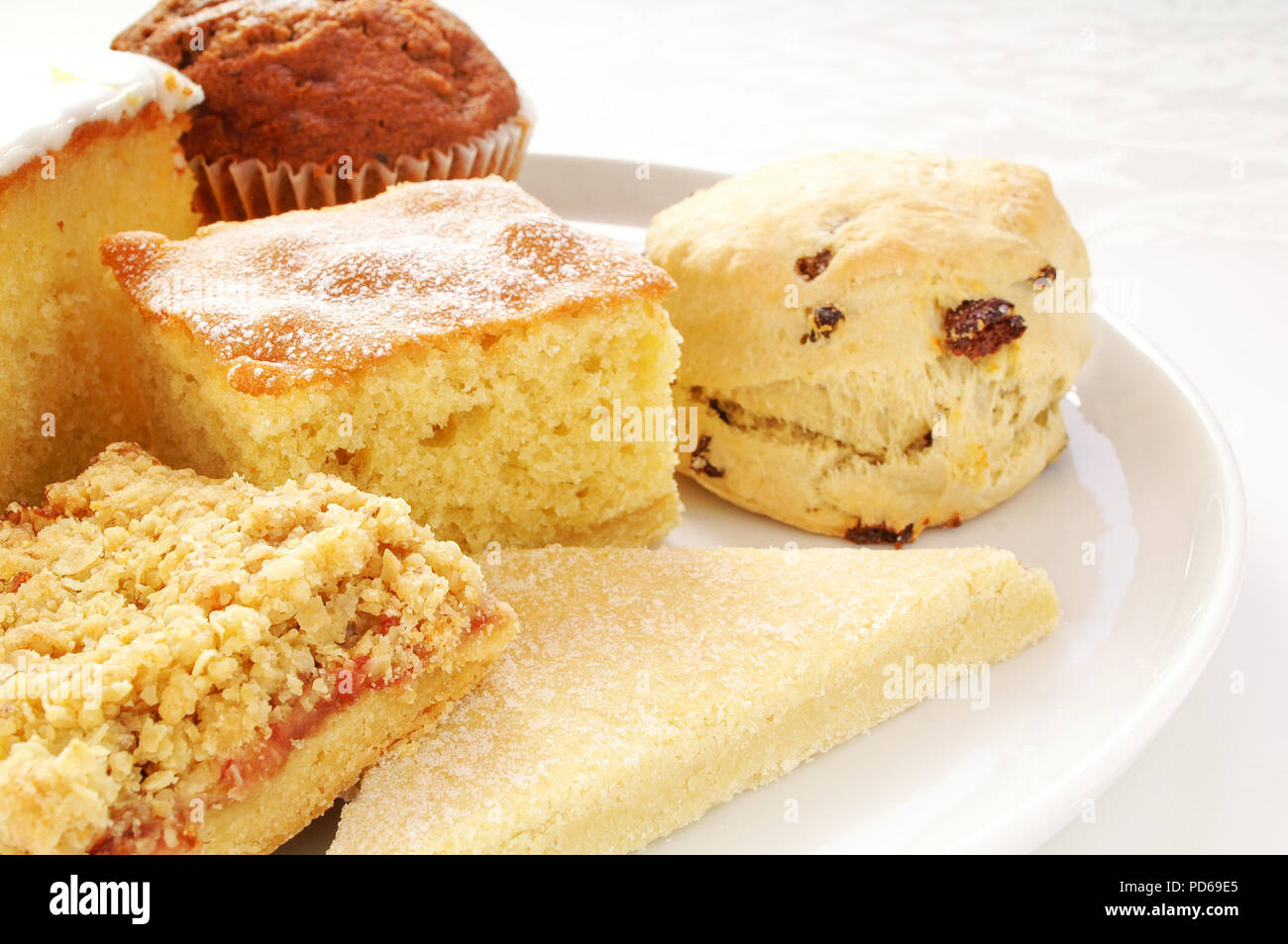 traybake cake slice selection Stock Photo - Alamy