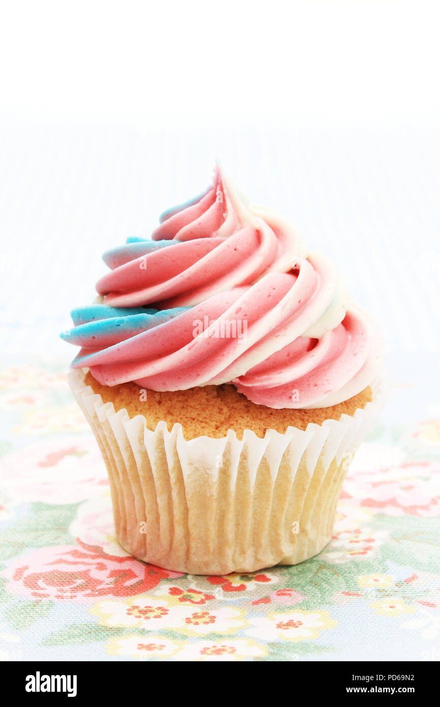 Themed cup cakes hi-res stock photography and images - Alamy