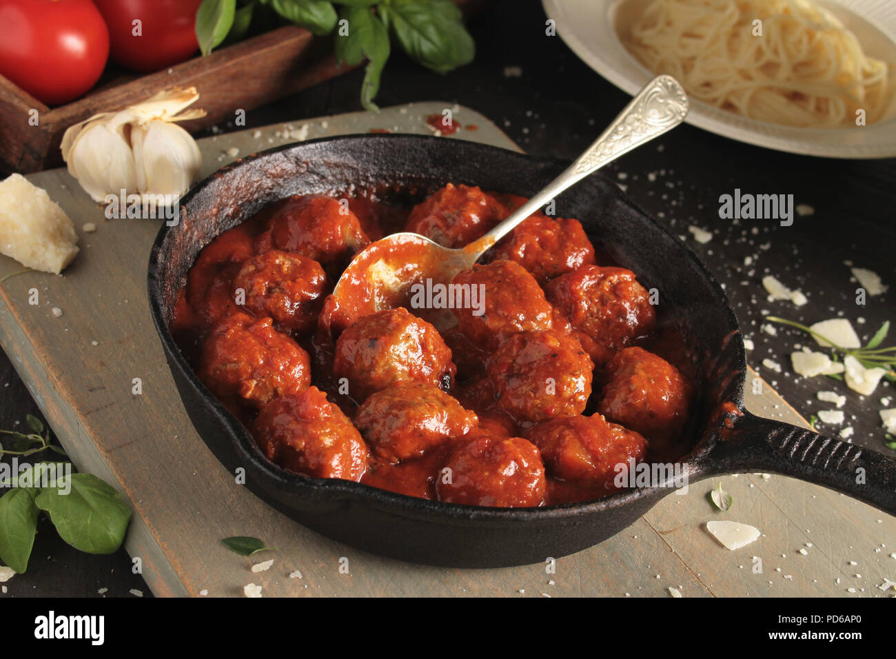 Making spaghetti meatballs hi-res stock photography and images - Alamy