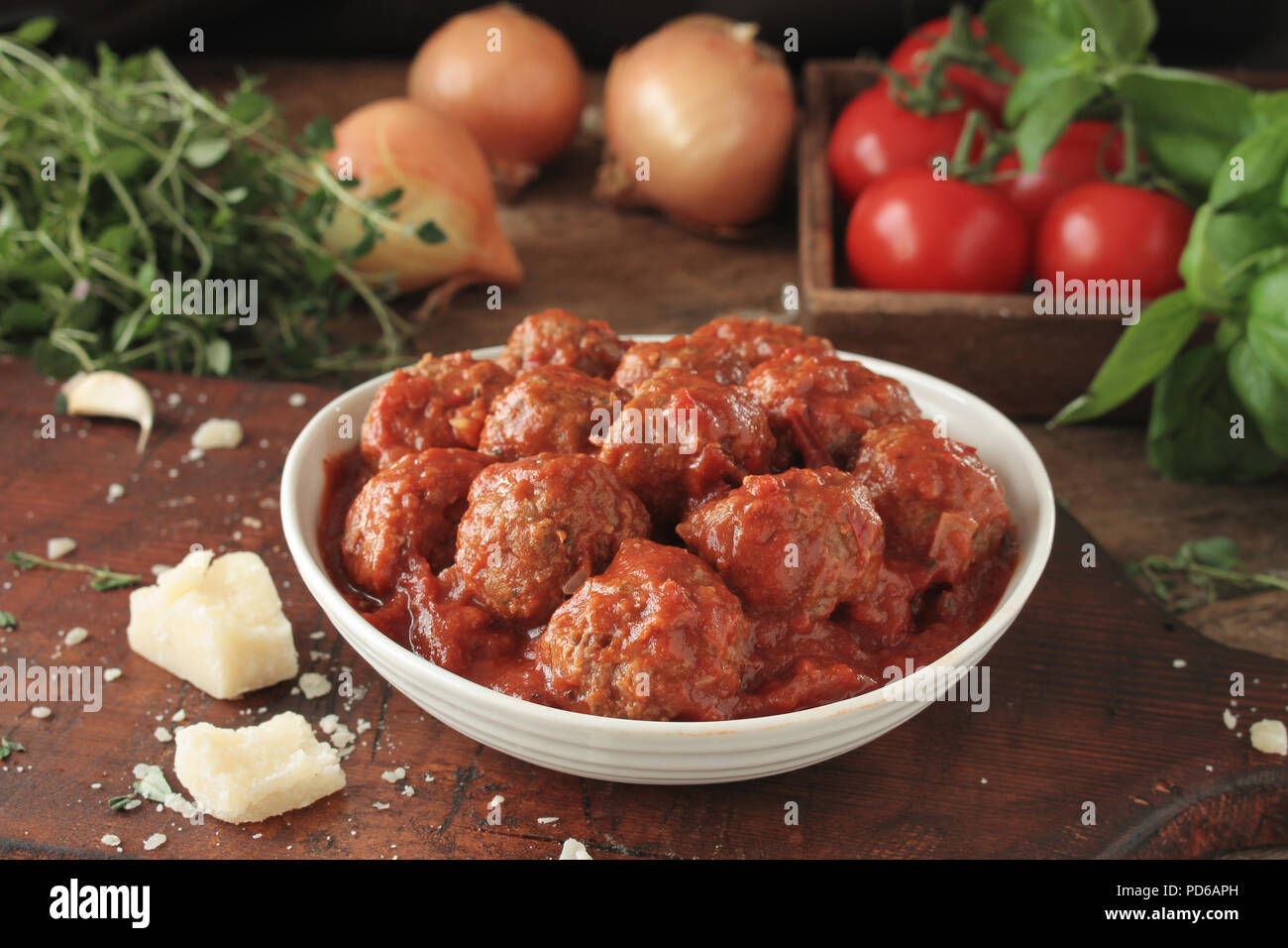 Making spaghetti meatballs hi-res stock photography and images - Alamy