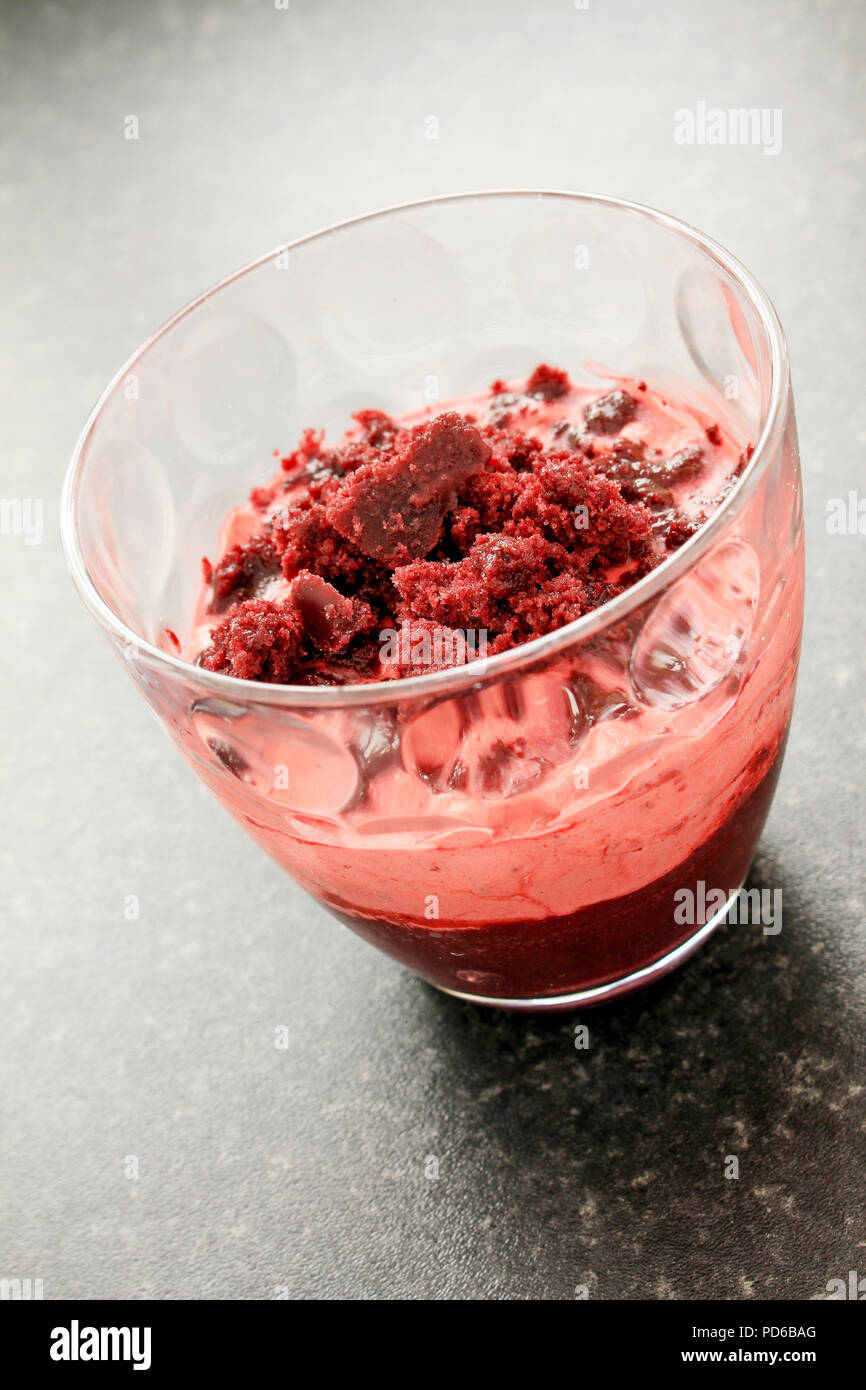 fresh raspberry parfait dessert Stock Photo - Alamy