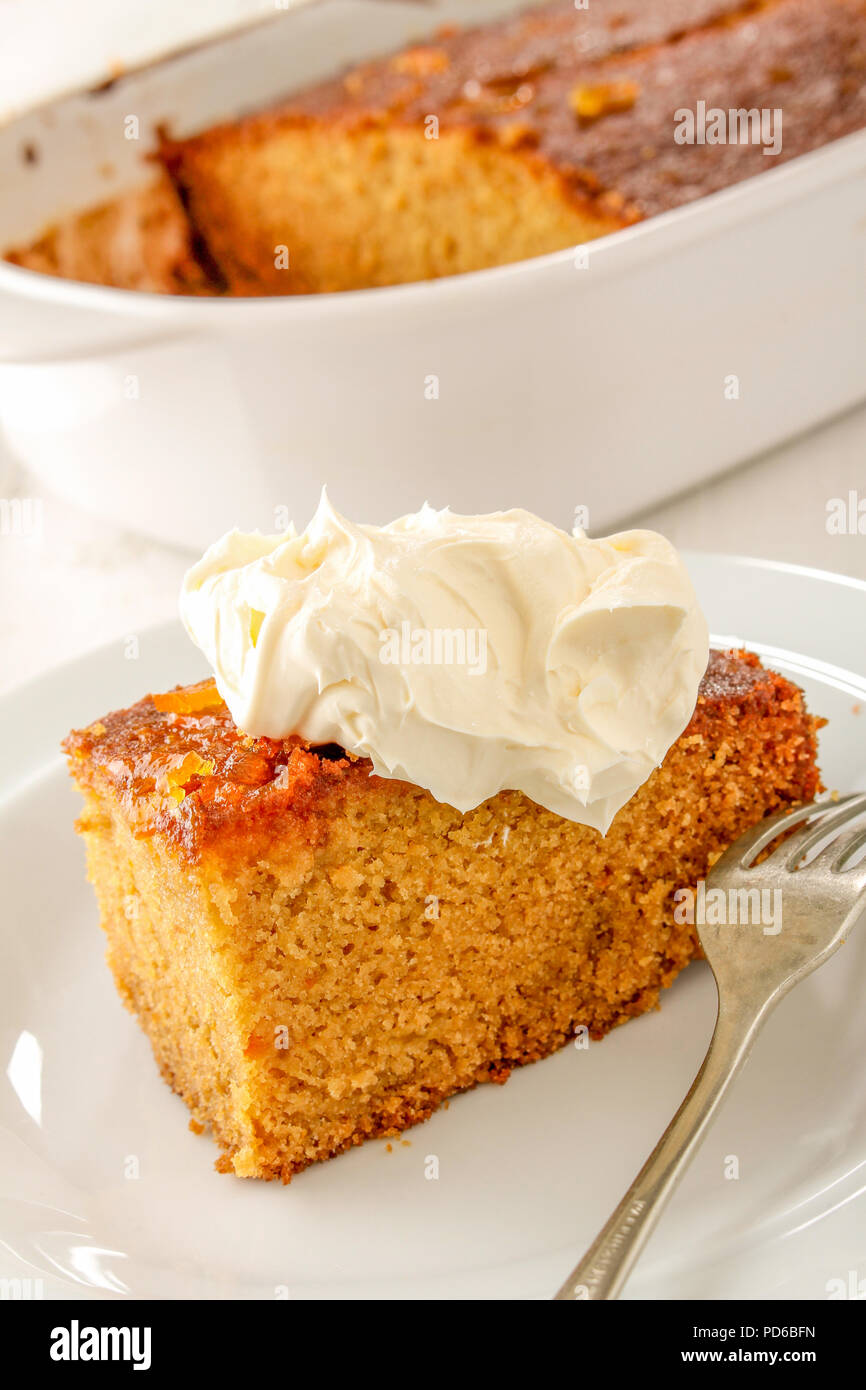 Baked custard sponge hi-res stock photography and images - Alamy