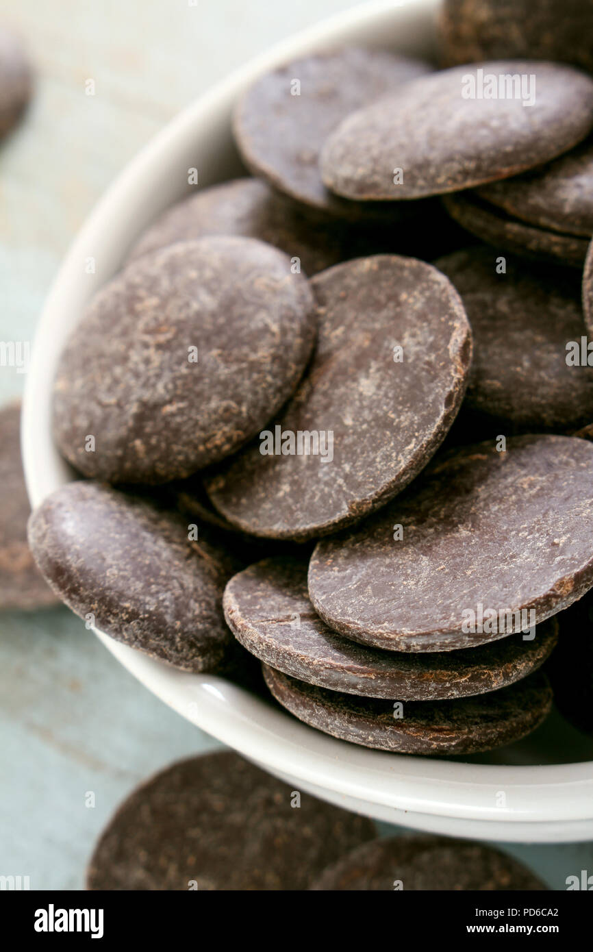 loose chocolate pieces Stock Photo - Alamy
