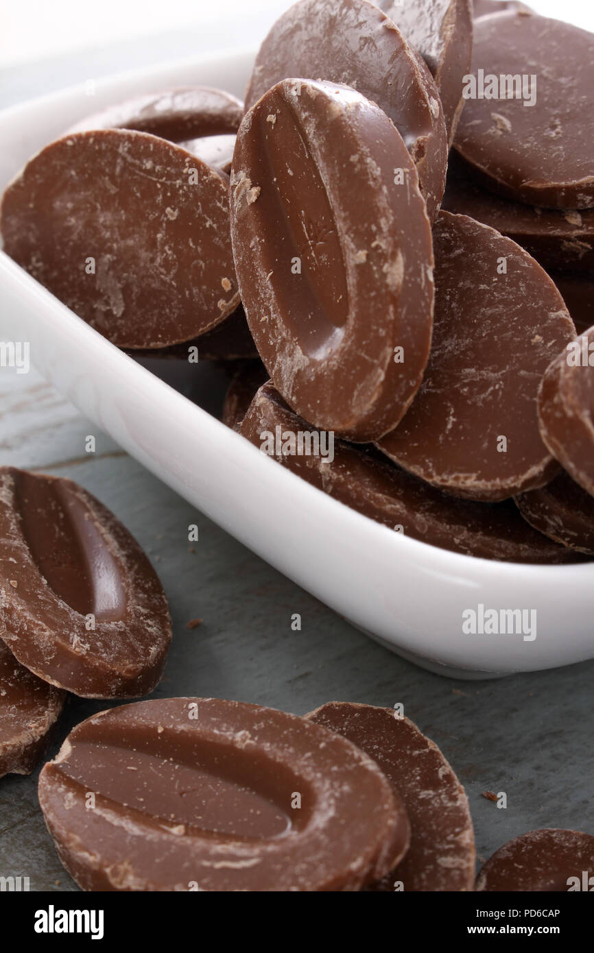 loose chocolate pieces Stock Photo - Alamy