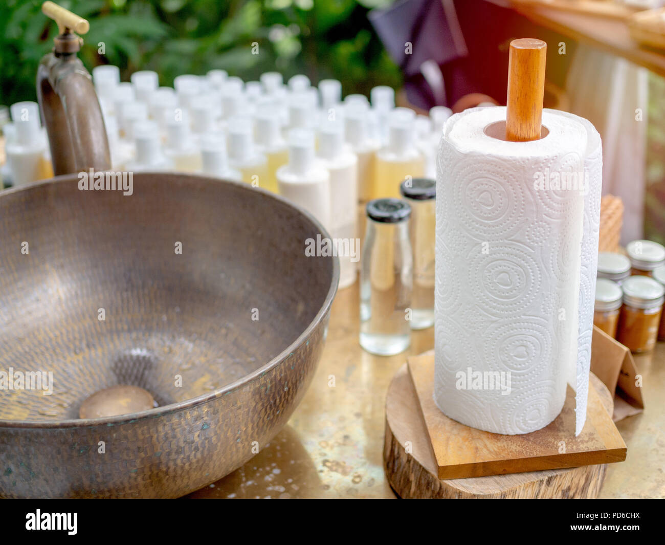 Table top basin hi-res stock photography and images - Alamy