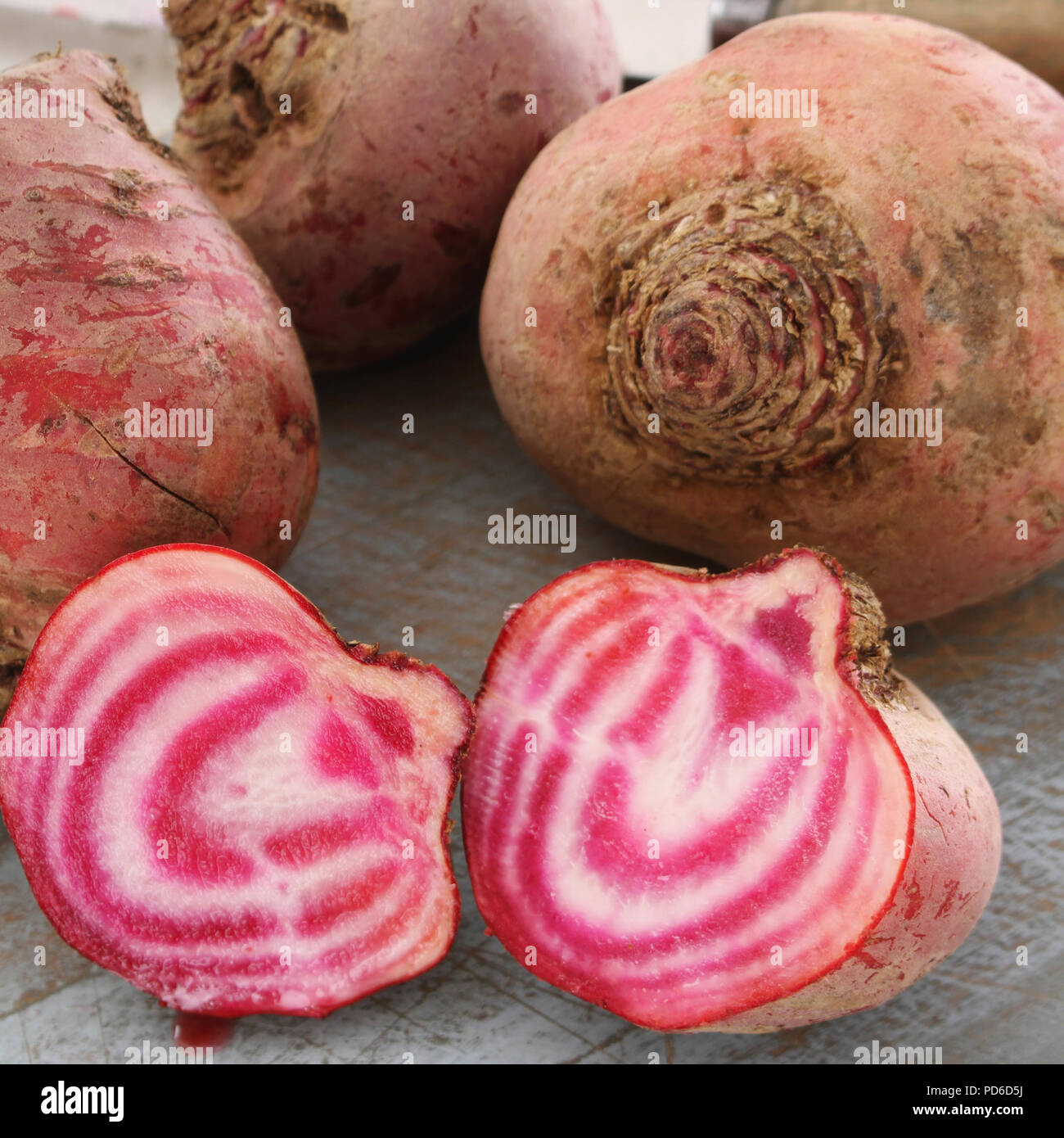 preparing fresh beetroot Stock Photo - Alamy