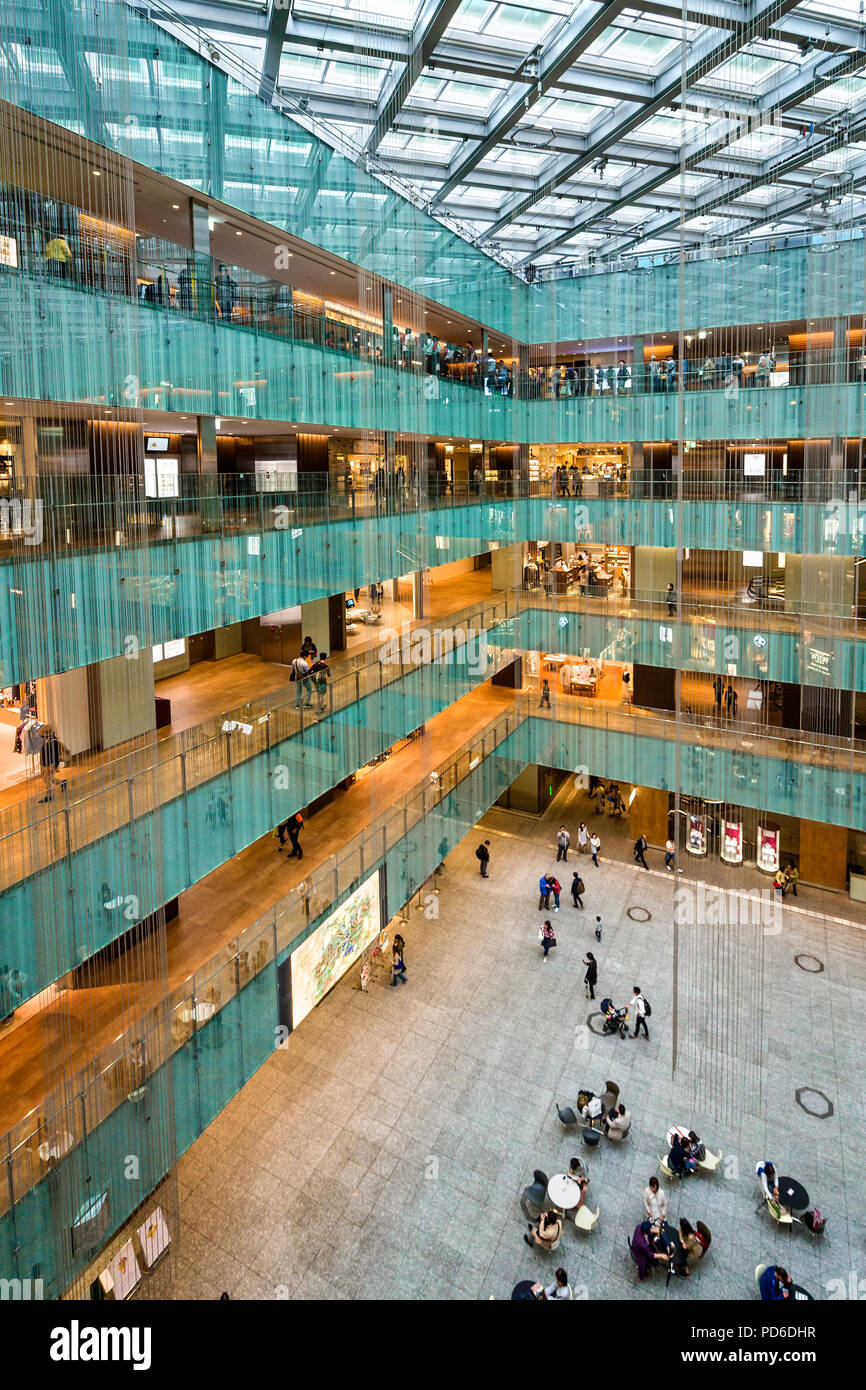 Tokyo mall hi-res stock photography and images - Alamy