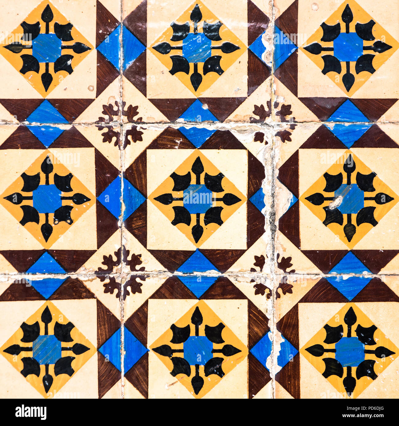 Traditional portuguese tiles hi-res stock photography and images - Alamy