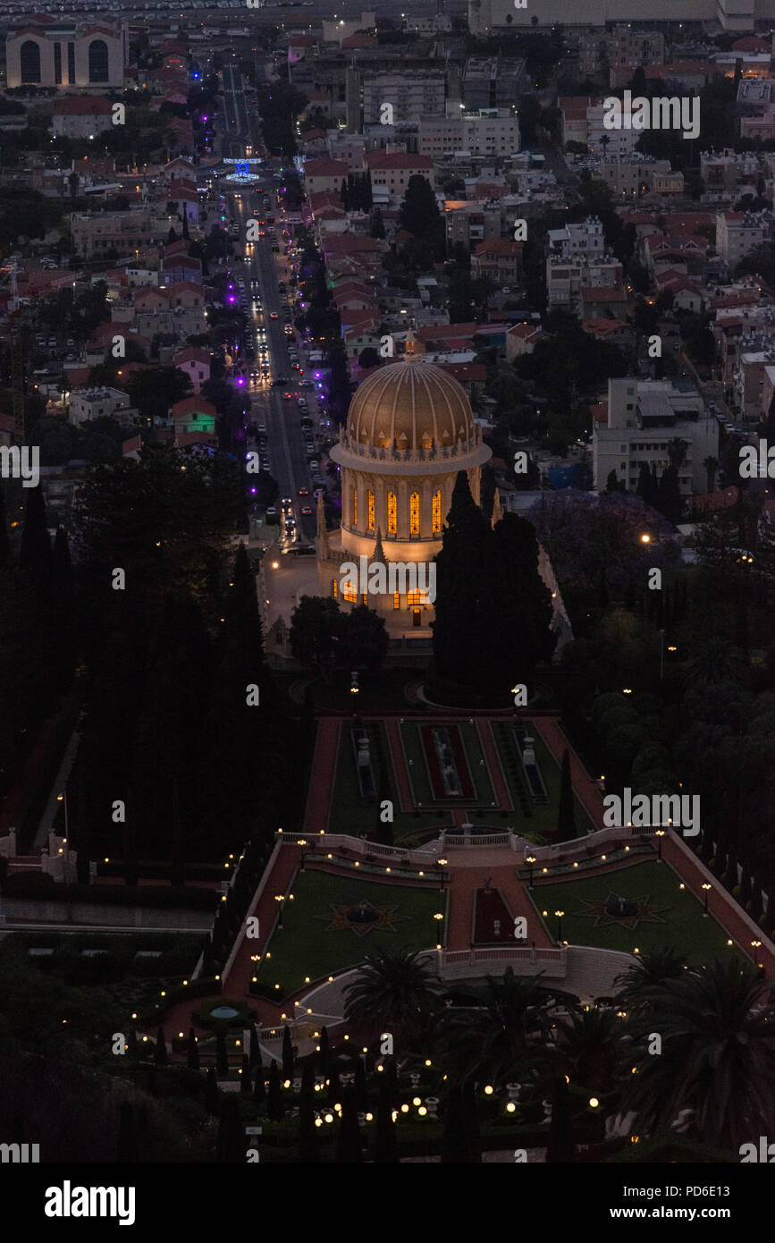 Bahai shrine in Haifa city at night Stock Photo - Alamy