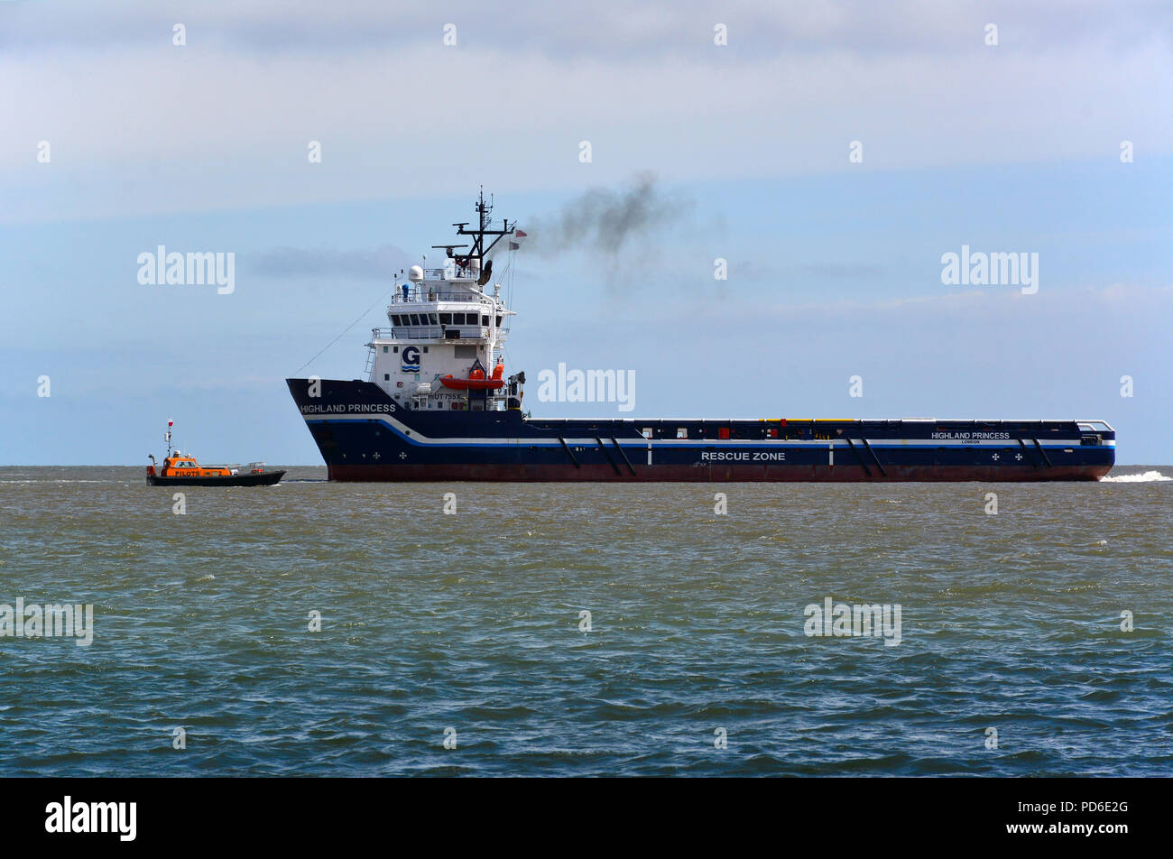 North sea offshore platform under hi-res stock photography and images ...