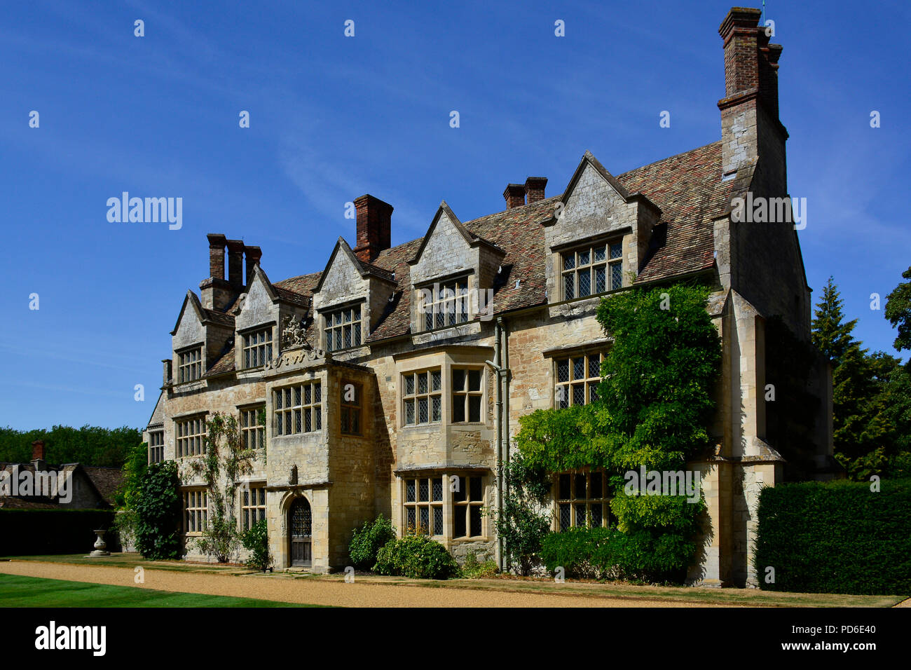 Anglesey abbey garden hi-res stock photography and images - Alamy