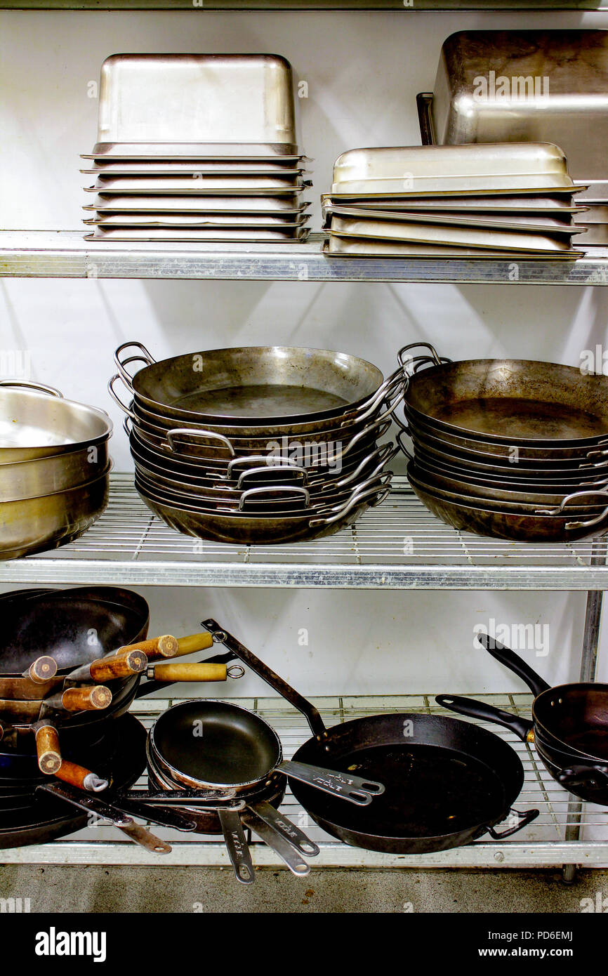 Stacked pans hi-res stock photography and images - Alamy