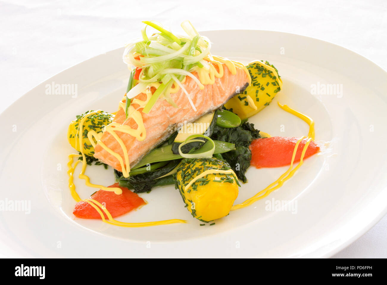 Plated salmon main hi-res stock photography and images - Alamy