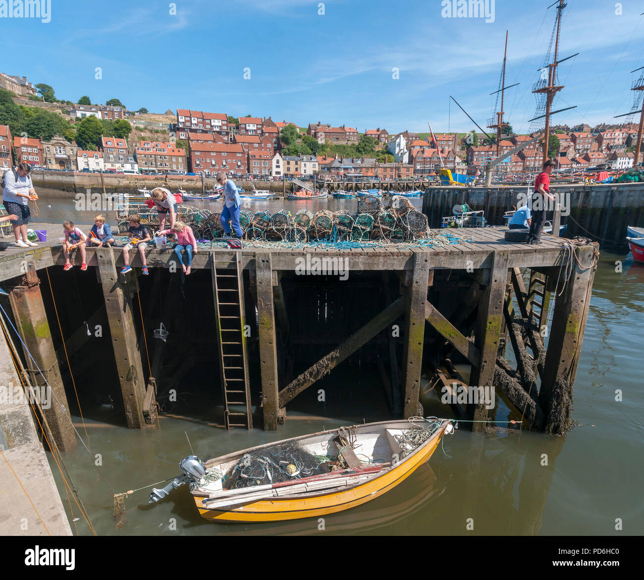 Whitby pier whitby town hi-res stock photography and images - Alamy