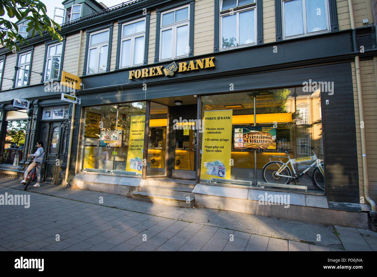 Forex bank signs hi-res stock photography and images - Alamy