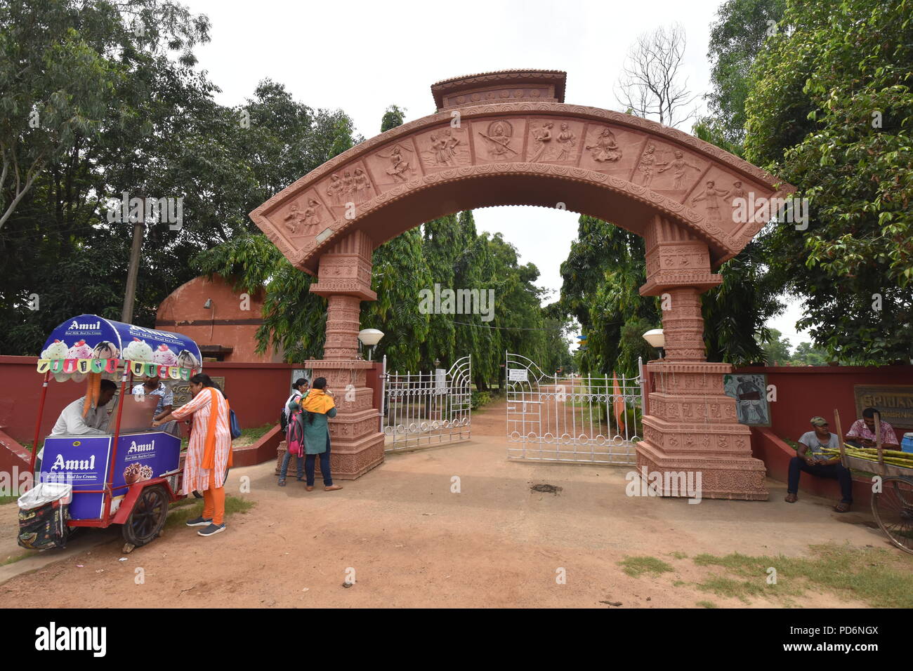 Srijani shilpagram hi-res stock photography and images - Alamy