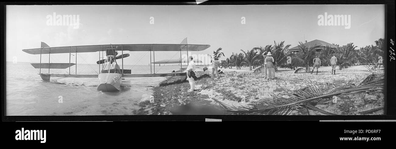 Amphibious photo Black and White Stock Photos & Images - Alamy