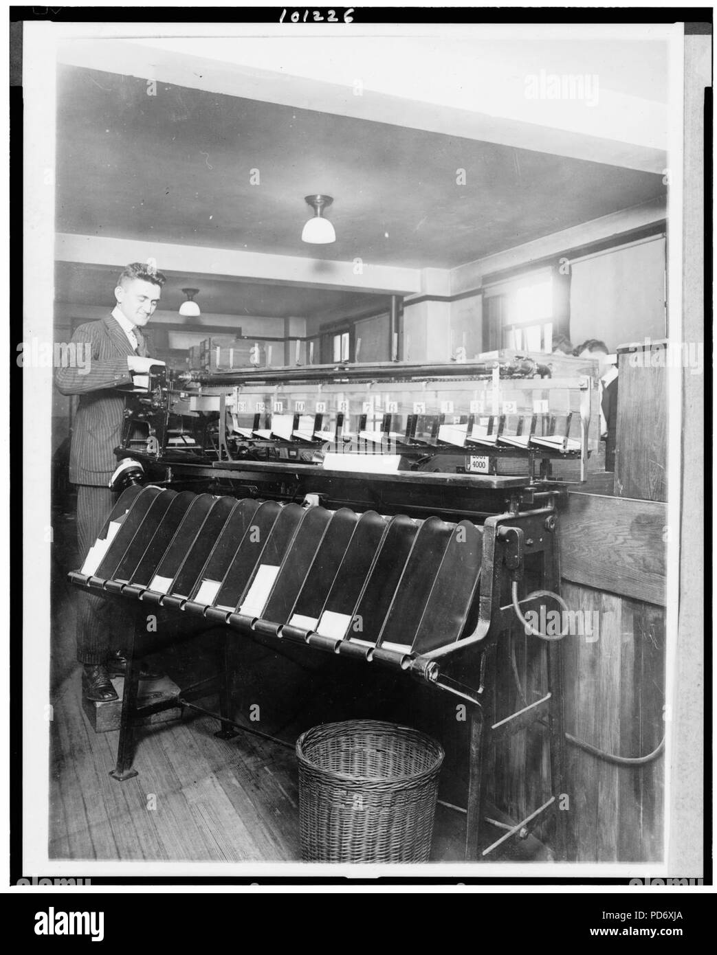 Archival sorting machine hi-res stock photography and images - Alamy