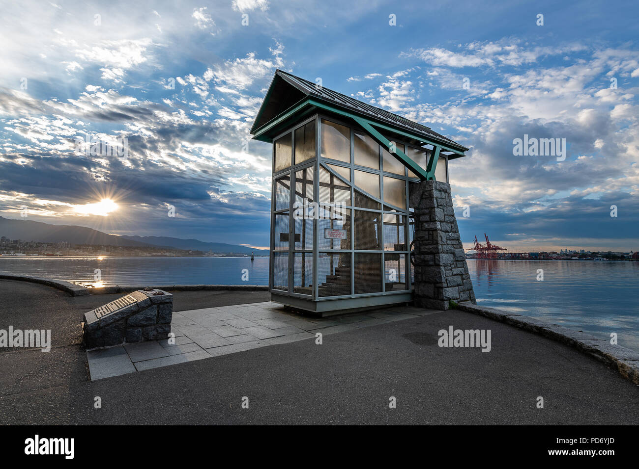 Morning Stroll along the Stanley Park Seawall Path Stock Photo - Alamy