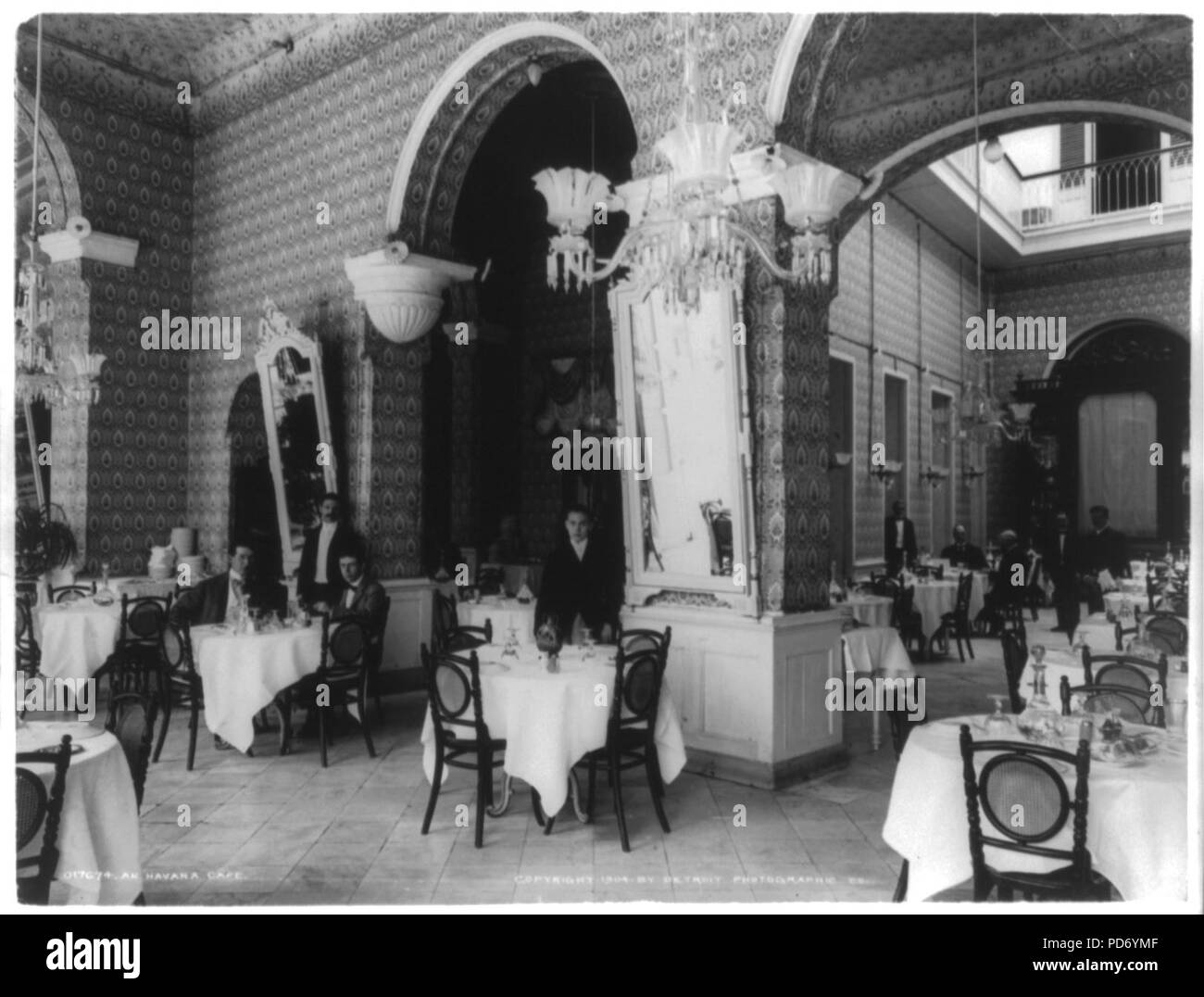 An Havana cafe Stock Photo - Alamy