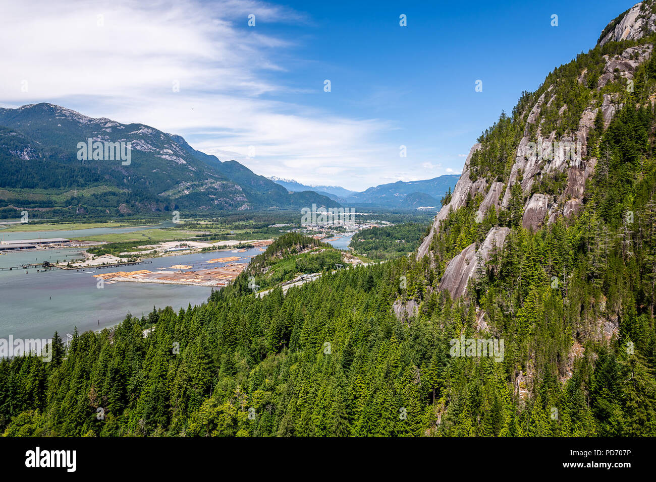 The squamish and chief viewpoint hi-res stock photography and images ...
