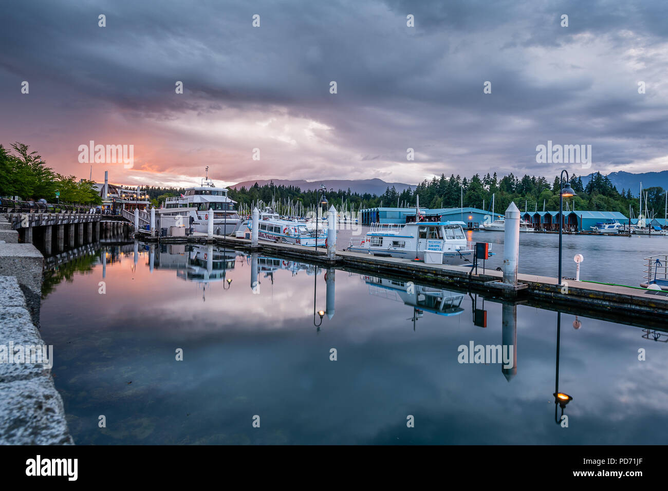 Downtown vancouver sunset hi-res stock photography and images - Alamy