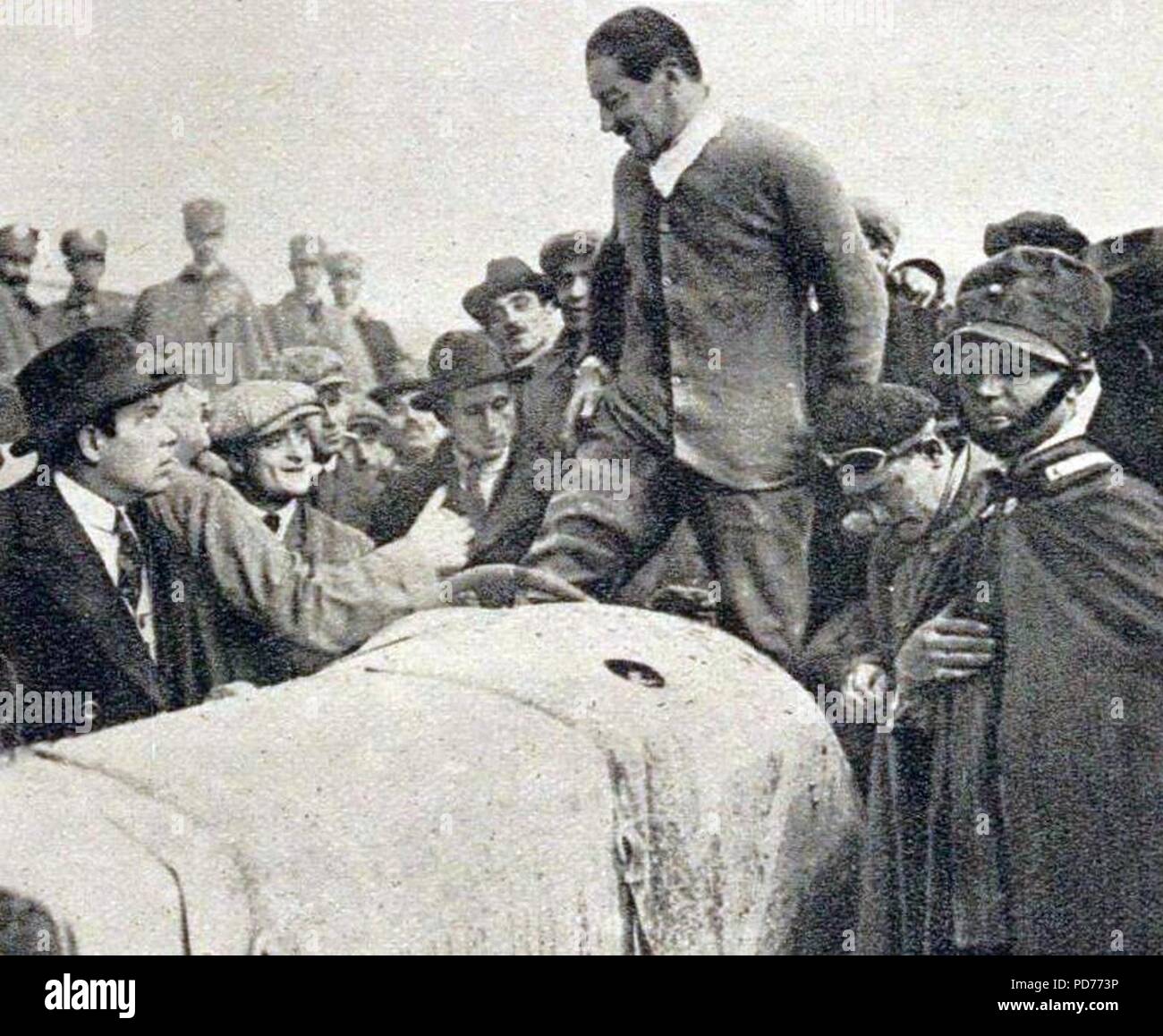André Boillot après l'arrivée victorieuse à la Copa Florio 1922 Stock ...
