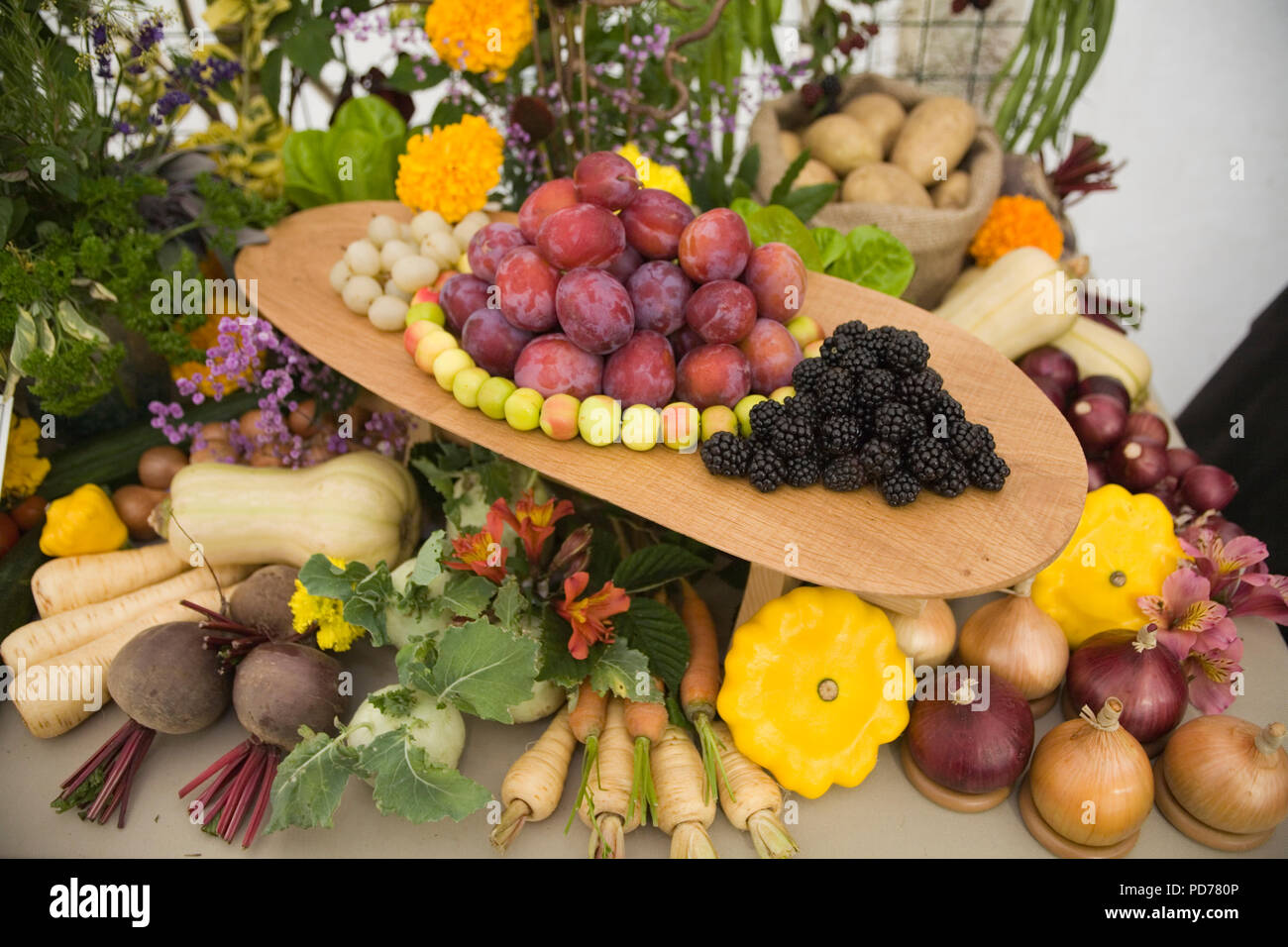 Display fruit vegetables horticultural show hi-res stock photography ...