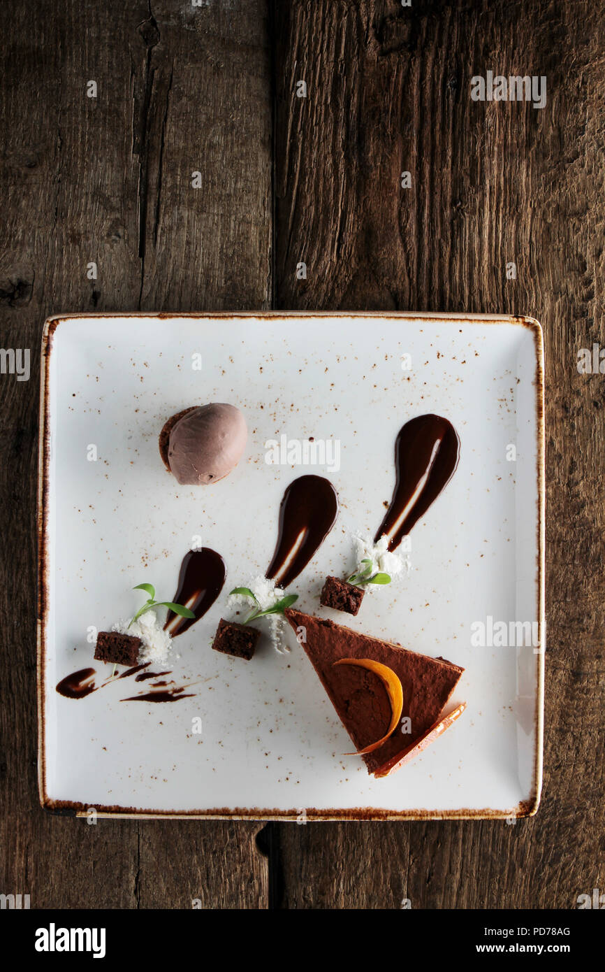 plated cheesecake dessert Stock Photo - Alamy