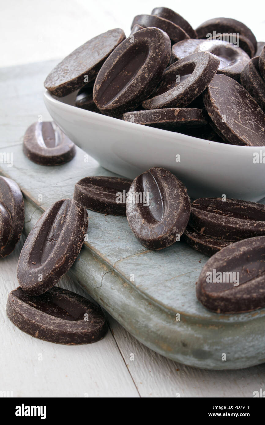 loose chocolate pieces Stock Photo - Alamy