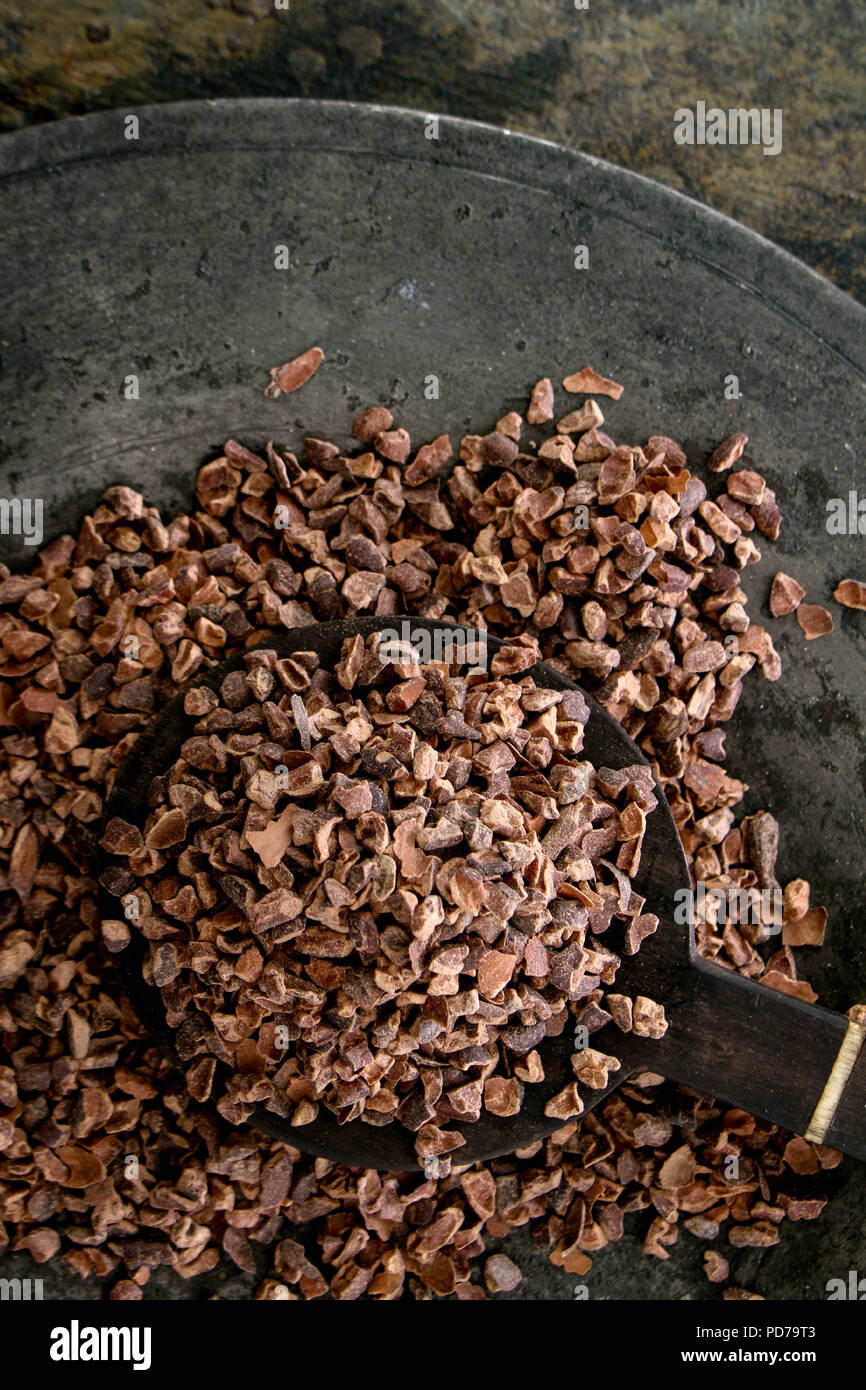 loose cacoa nibs Stock Photo - Alamy