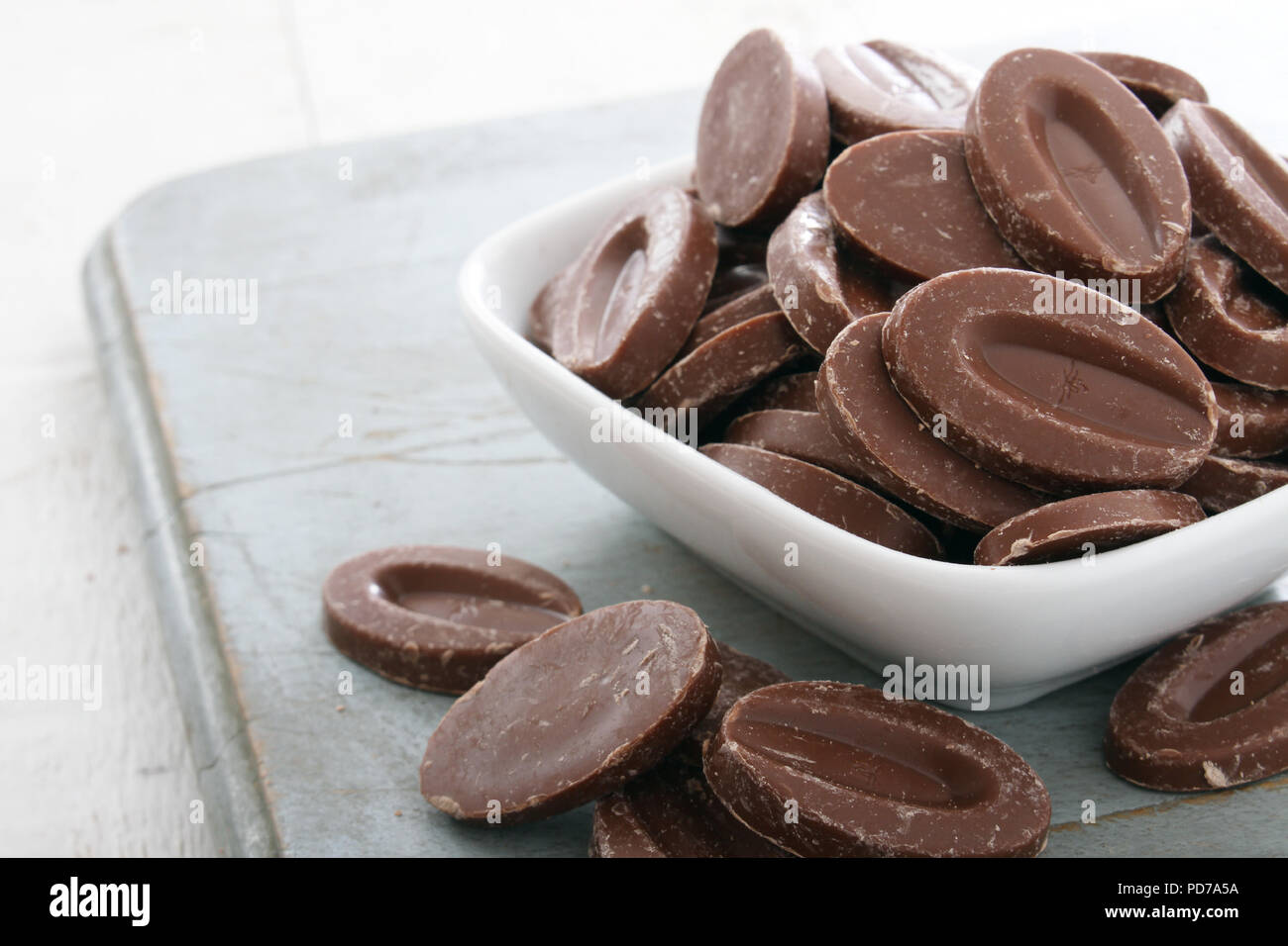 loose chocolate pieces Stock Photo - Alamy