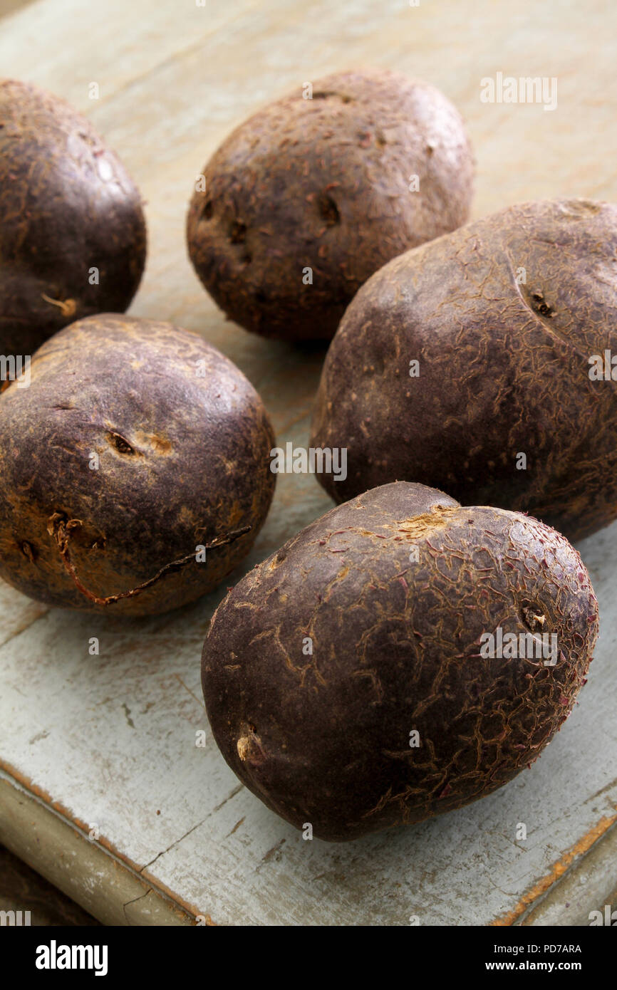 Speciality heritage potatoes hi-res stock photography and images - Alamy