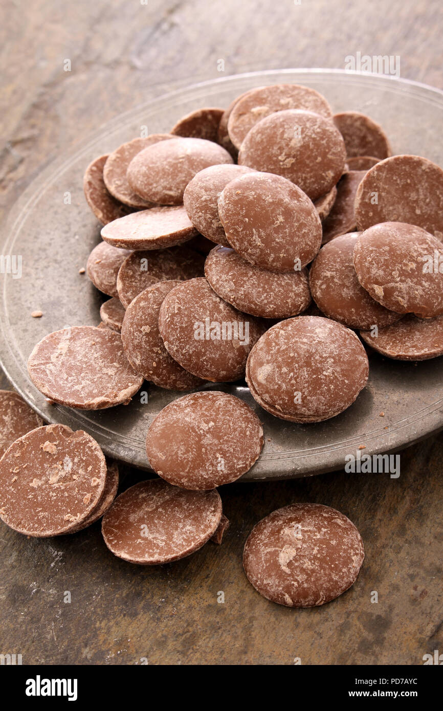 loose chocolate pieces Stock Photo - Alamy