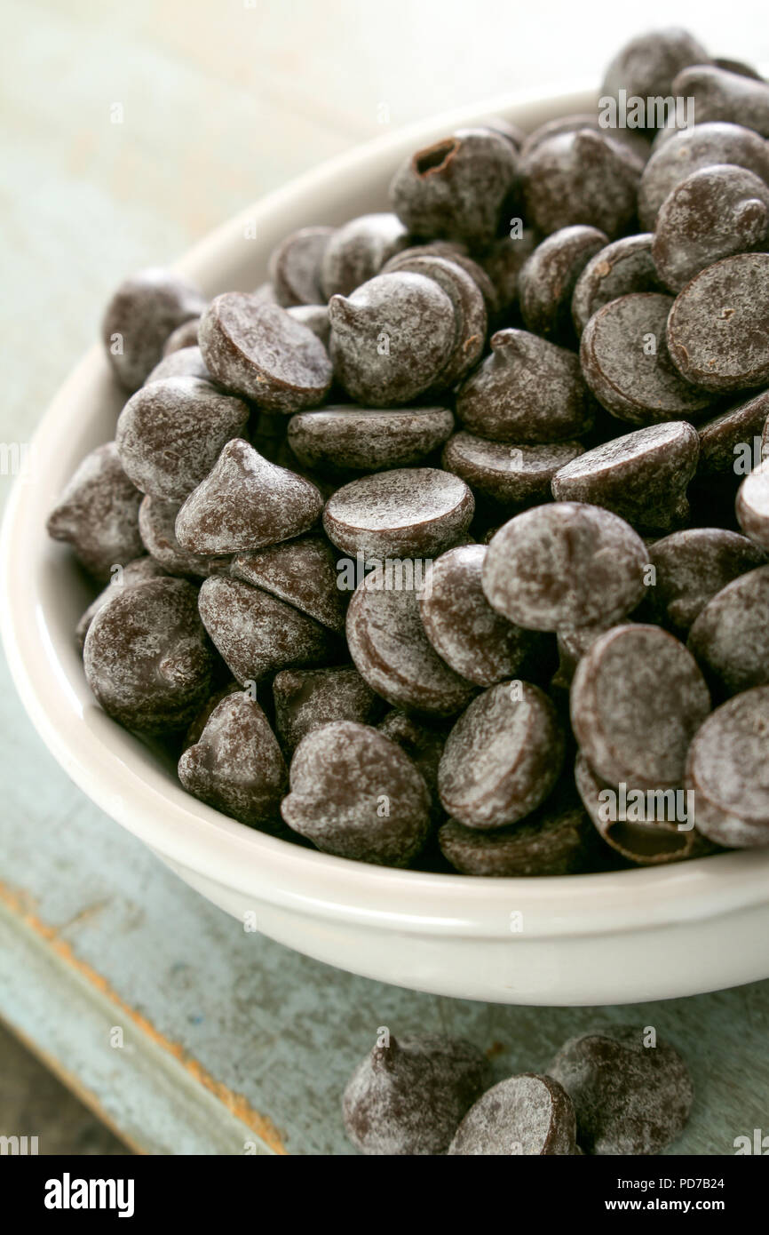 loose chocolate pieces Stock Photo - Alamy