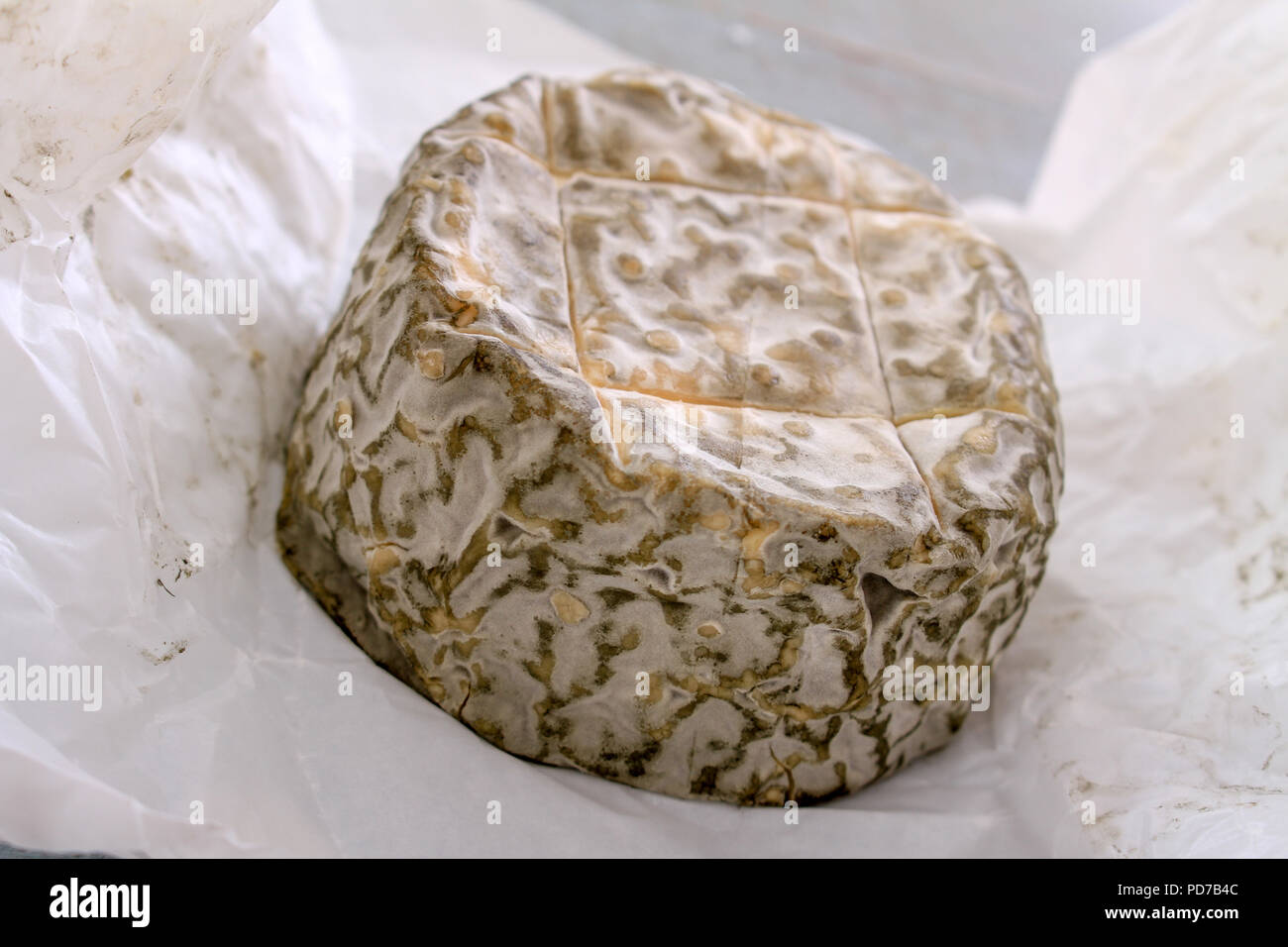 Burts blue hi-res stock photography and images - Alamy