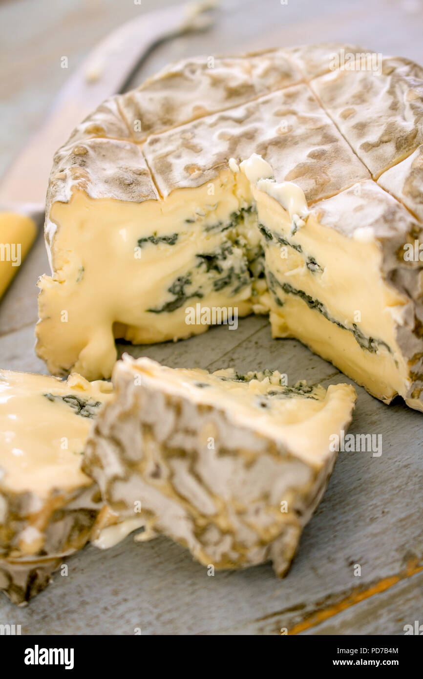 Burts blue hi-res stock photography and images - Alamy