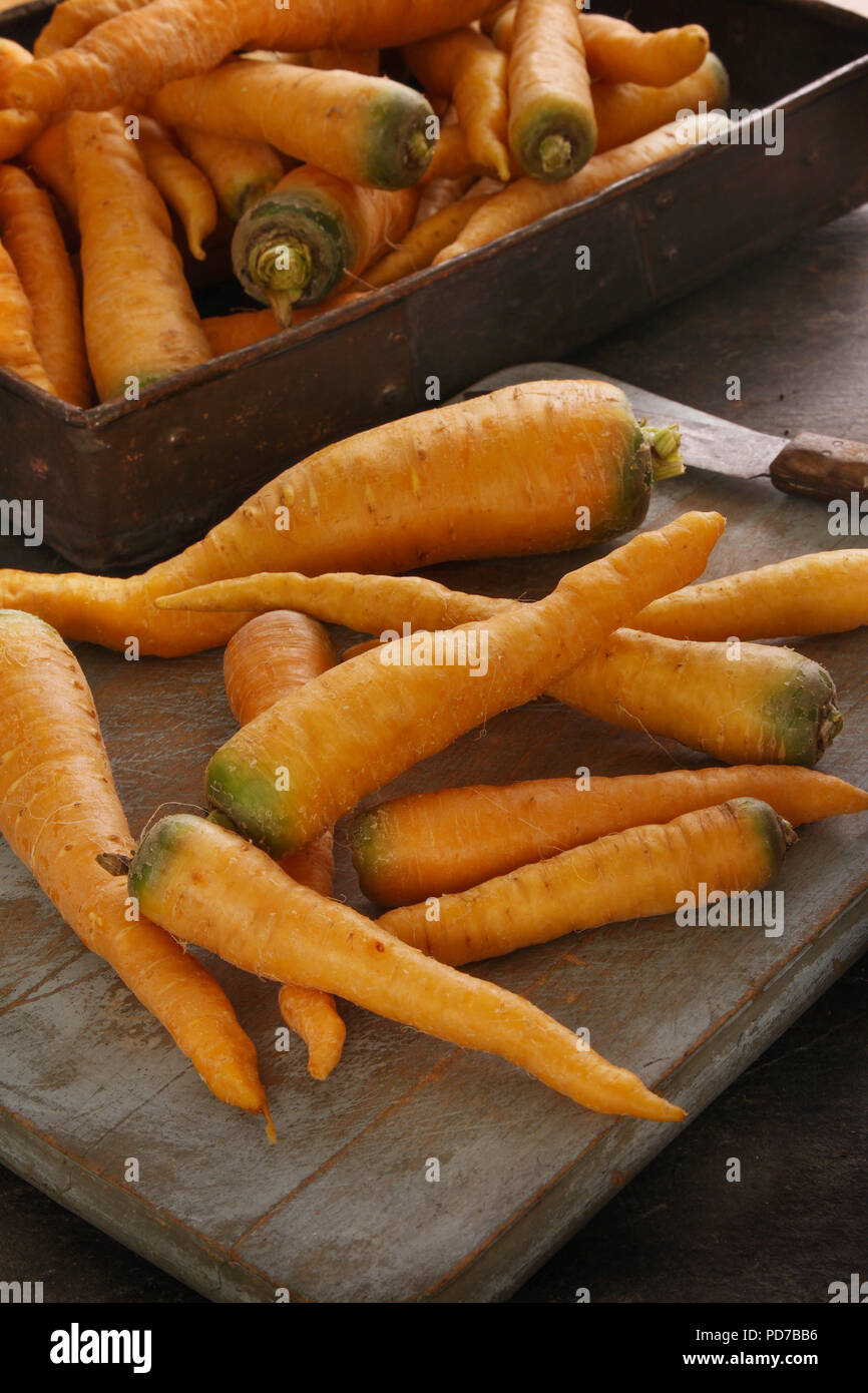 preparing fresh carrots Stock Photo - Alamy