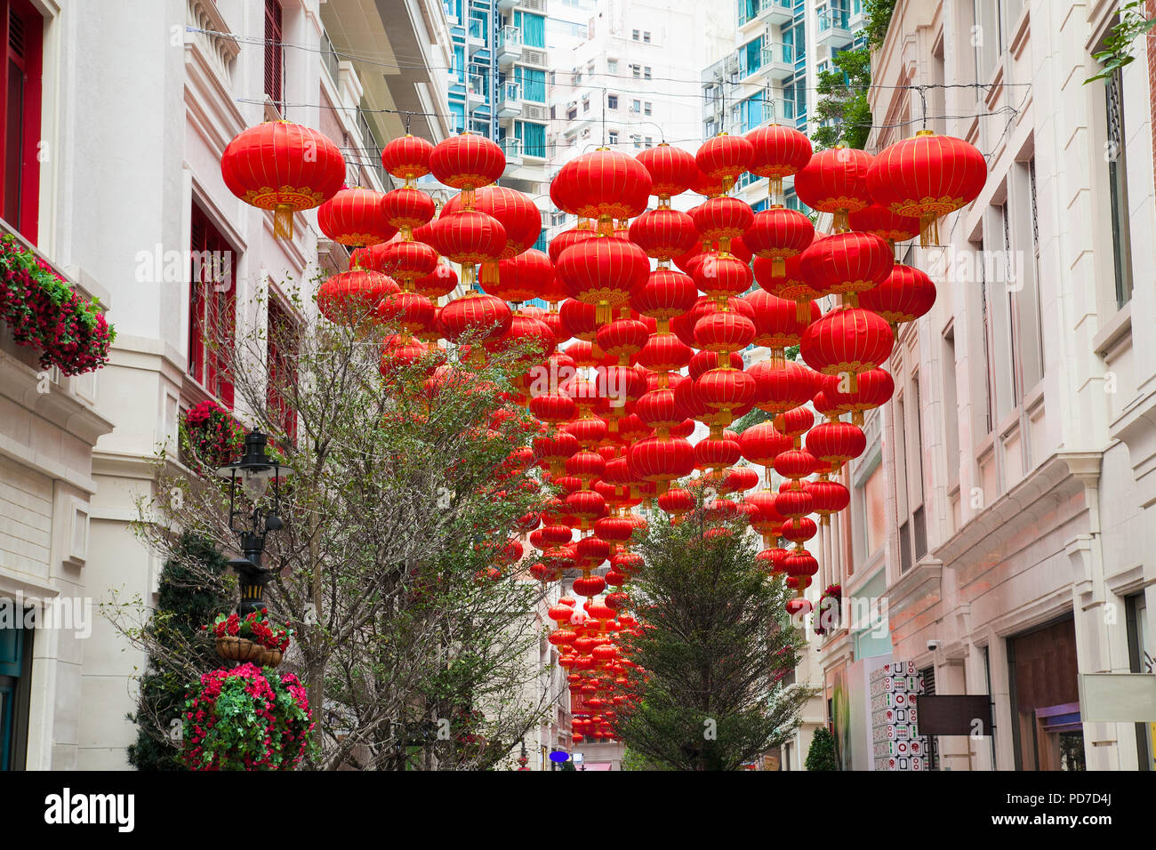 Chinese lanterns in the street hi-res stock photography and images - Alamy