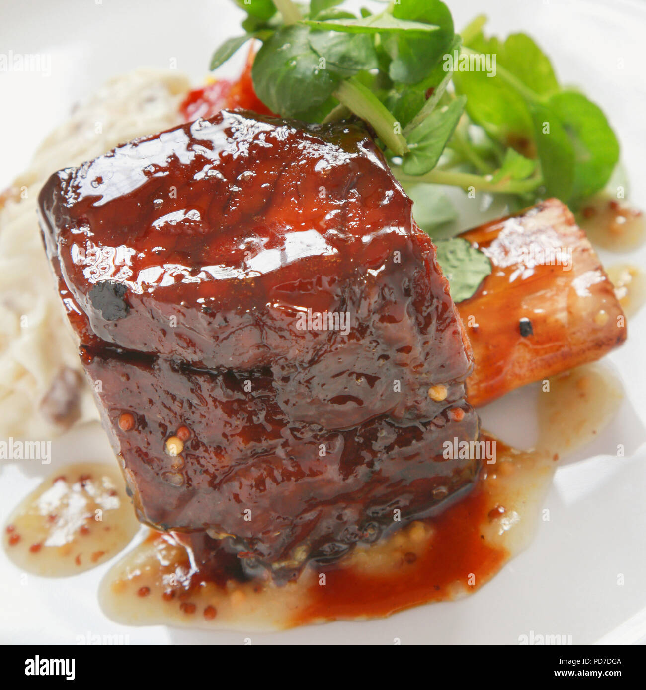 Plated beef meal hi-res stock photography and images - Alamy