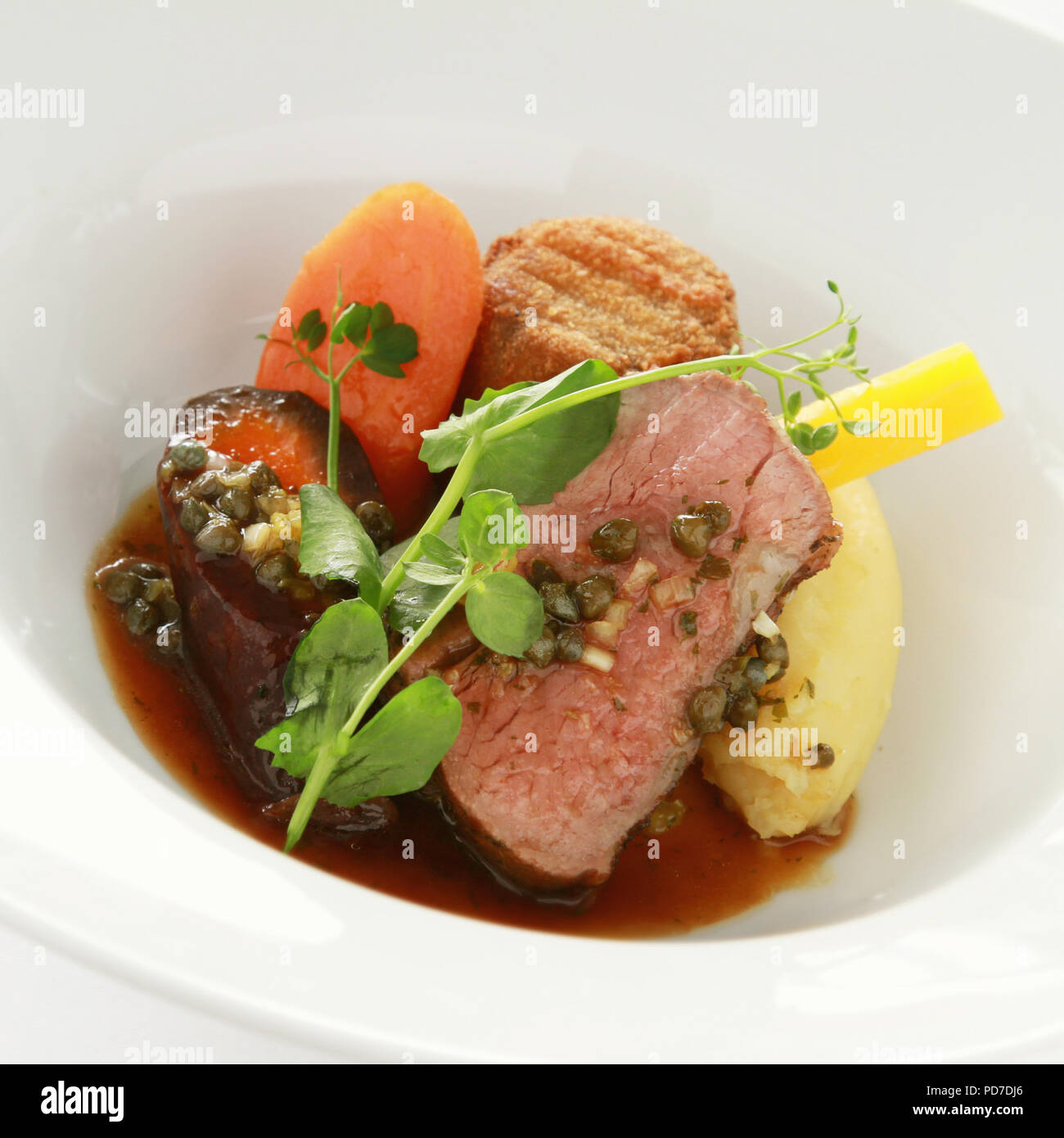 Plated lamb main hi-res stock photography and images - Alamy