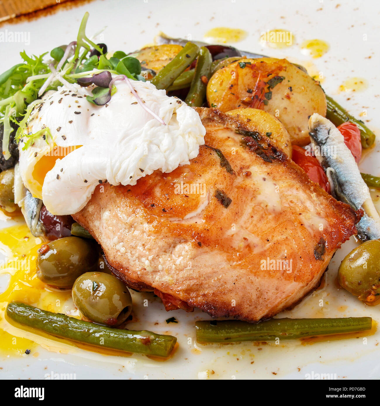 Plated meal hi-res stock photography and images - Alamy