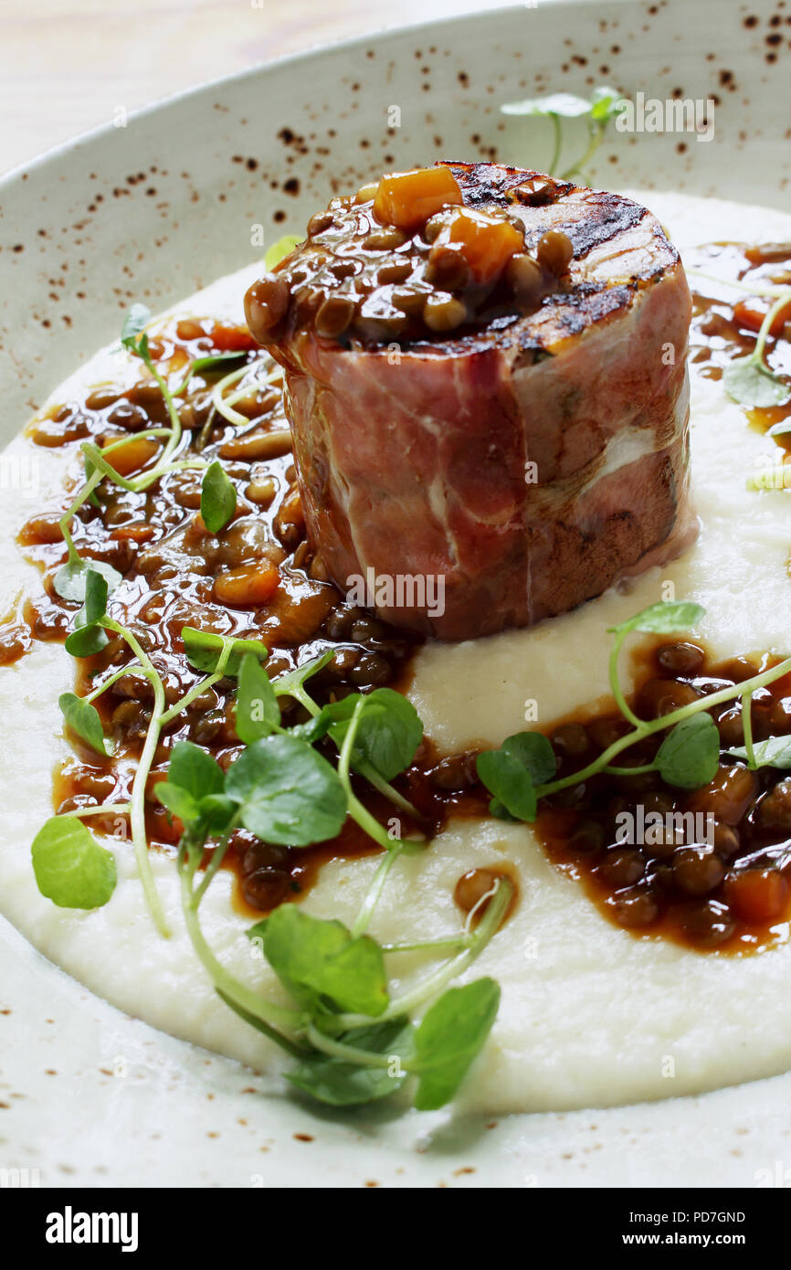 Plated pork starter hi-res stock photography and images - Alamy