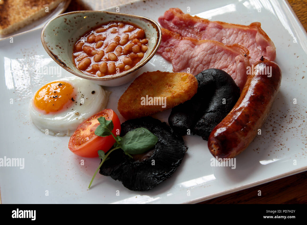 traditional cooked full English breakfast Stock Photo - Alamy