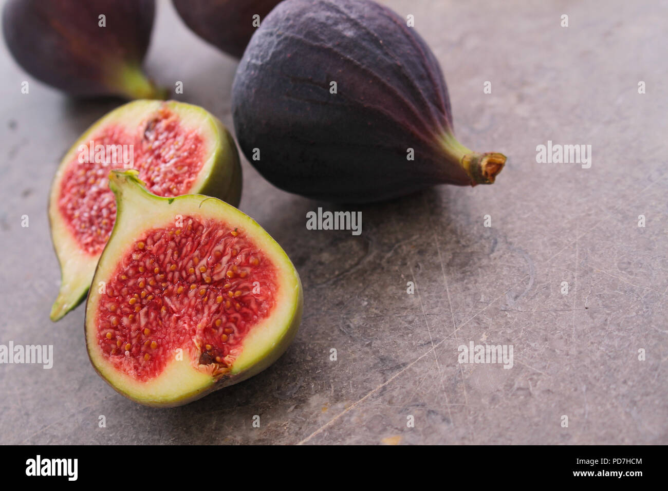 preparing fresh figs Stock Photo - Alamy