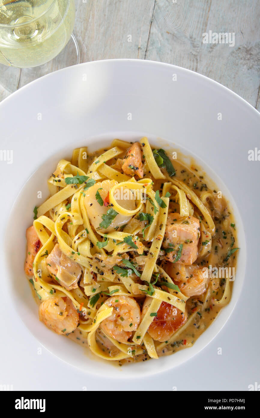 Plated fish main hi-res stock photography and images - Alamy