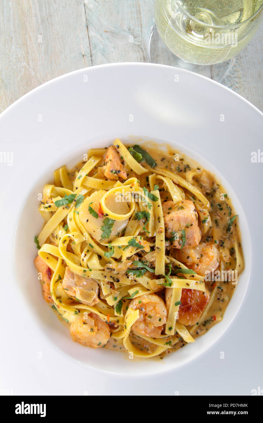 Plated fish main hi-res stock photography and images - Alamy