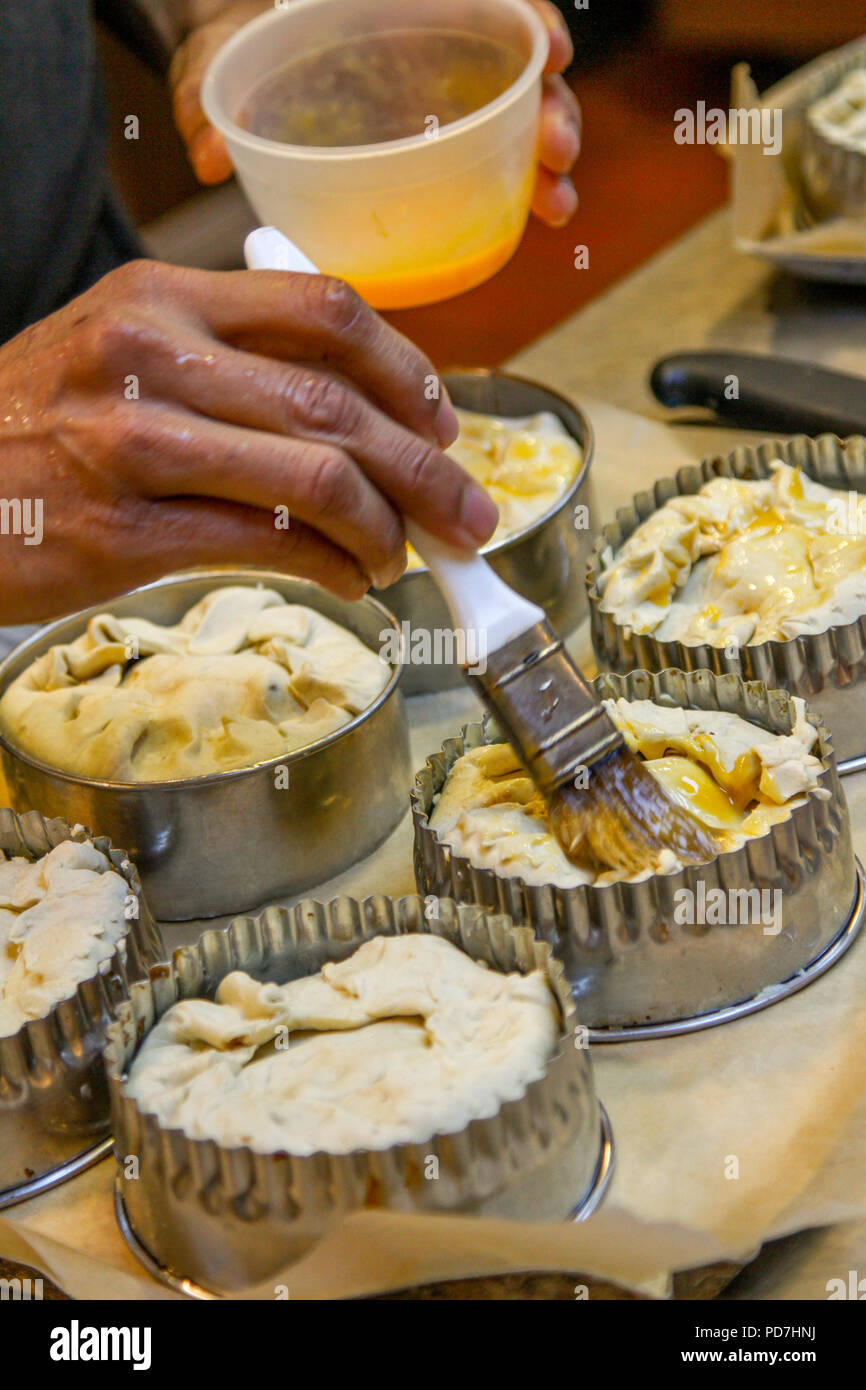 pastry chef making pies Stock Photo - Alamy