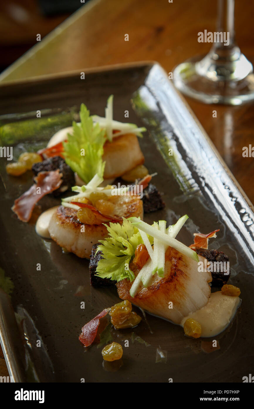 pan fried scallop appetizer Stock Photo - Alamy